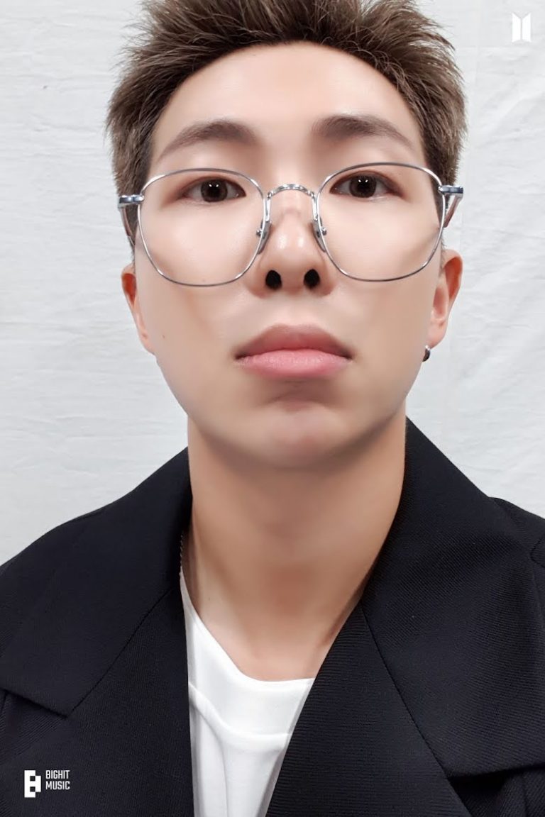 BIGHIT MUSIC publica fotos de RM de BTS del año pasado para celebrar su 28 cumpleaños